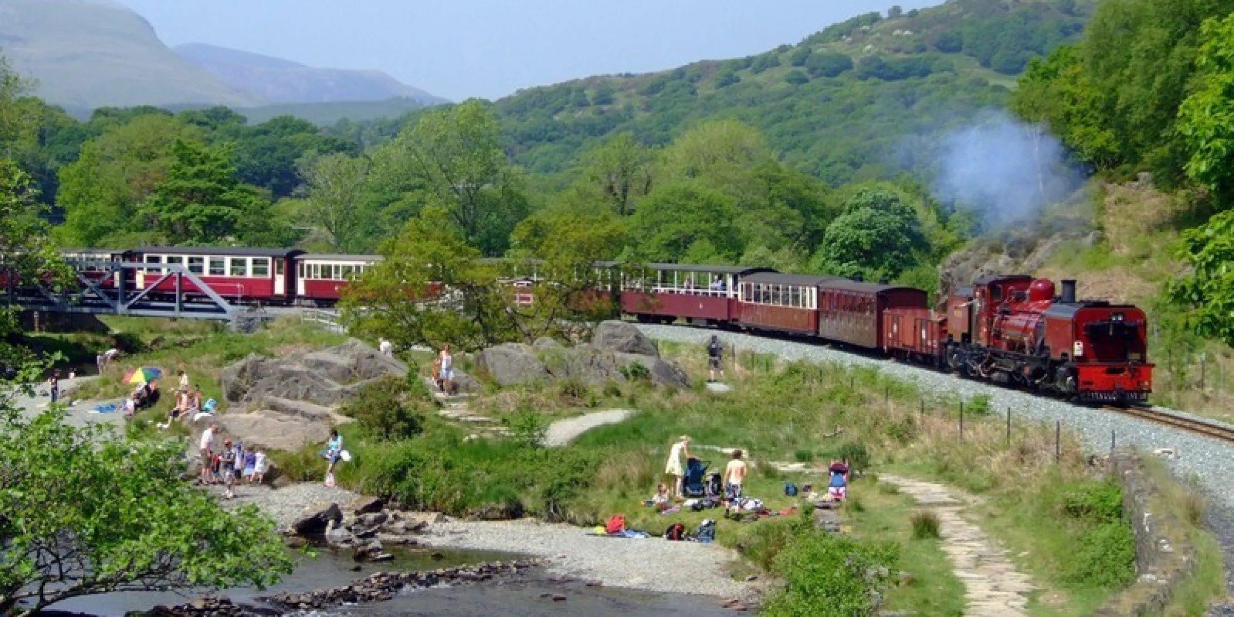 Welsh Rail Holiday: Wales: Culture, Steam & Heritage