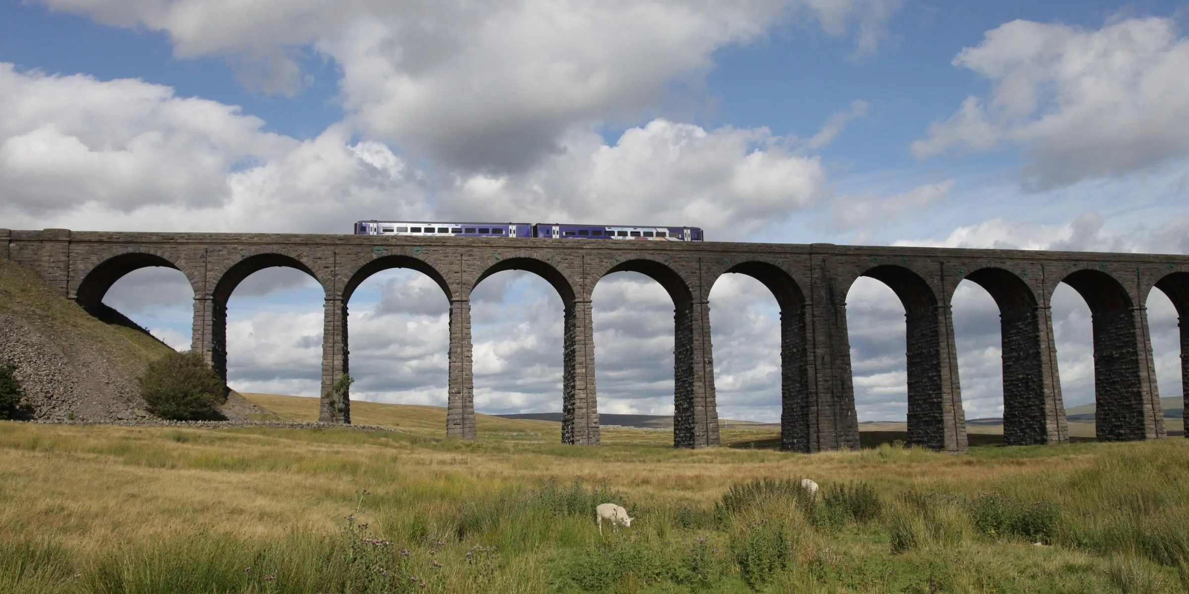 English Tailored Rail Holiday: Discover the Mid Pennines